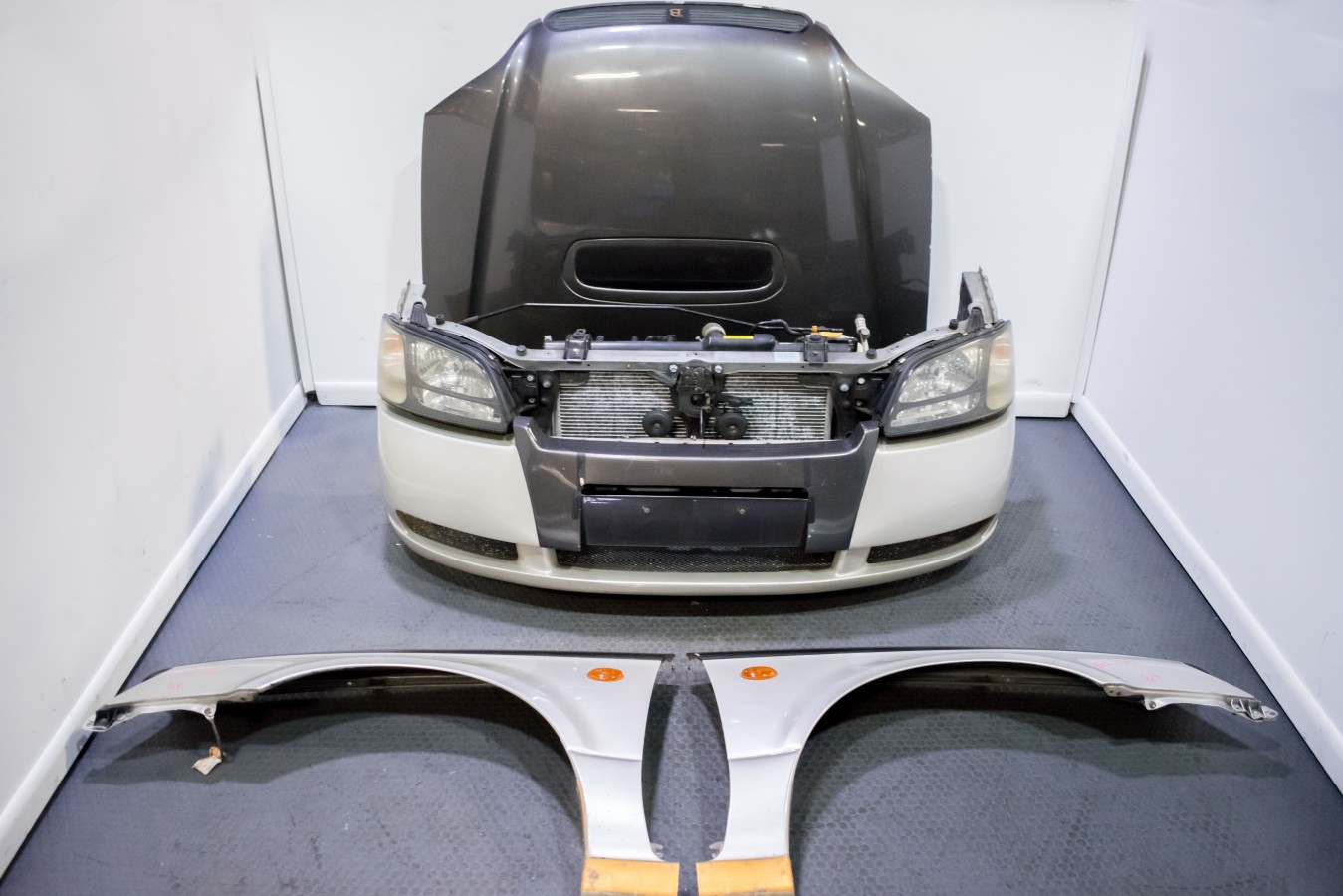 JDM 00-04 BE5 Sedan Subaru Legacy Front Clip with Aftermarket Bumper ...