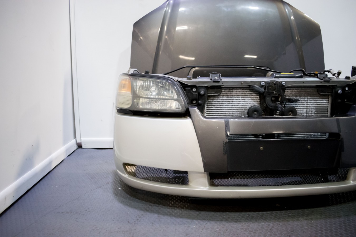JDM 00-04 BE5 Sedan Subaru Legacy Front Clip with Aftermarket Bumper ...