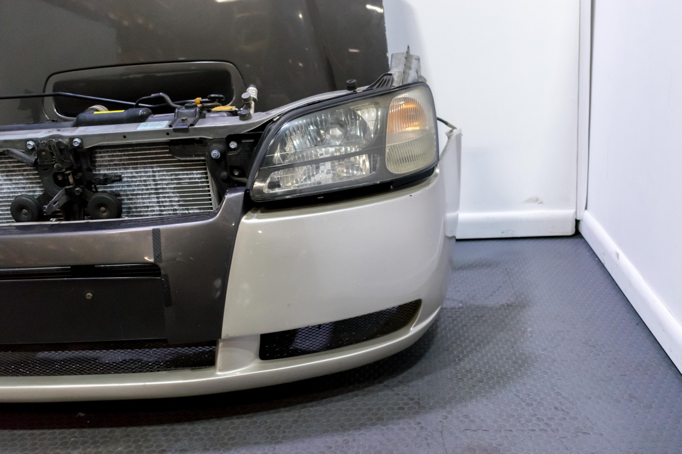 JDM 00-04 BE5 Sedan Subaru Legacy Front Clip with Aftermarket Bumper ...