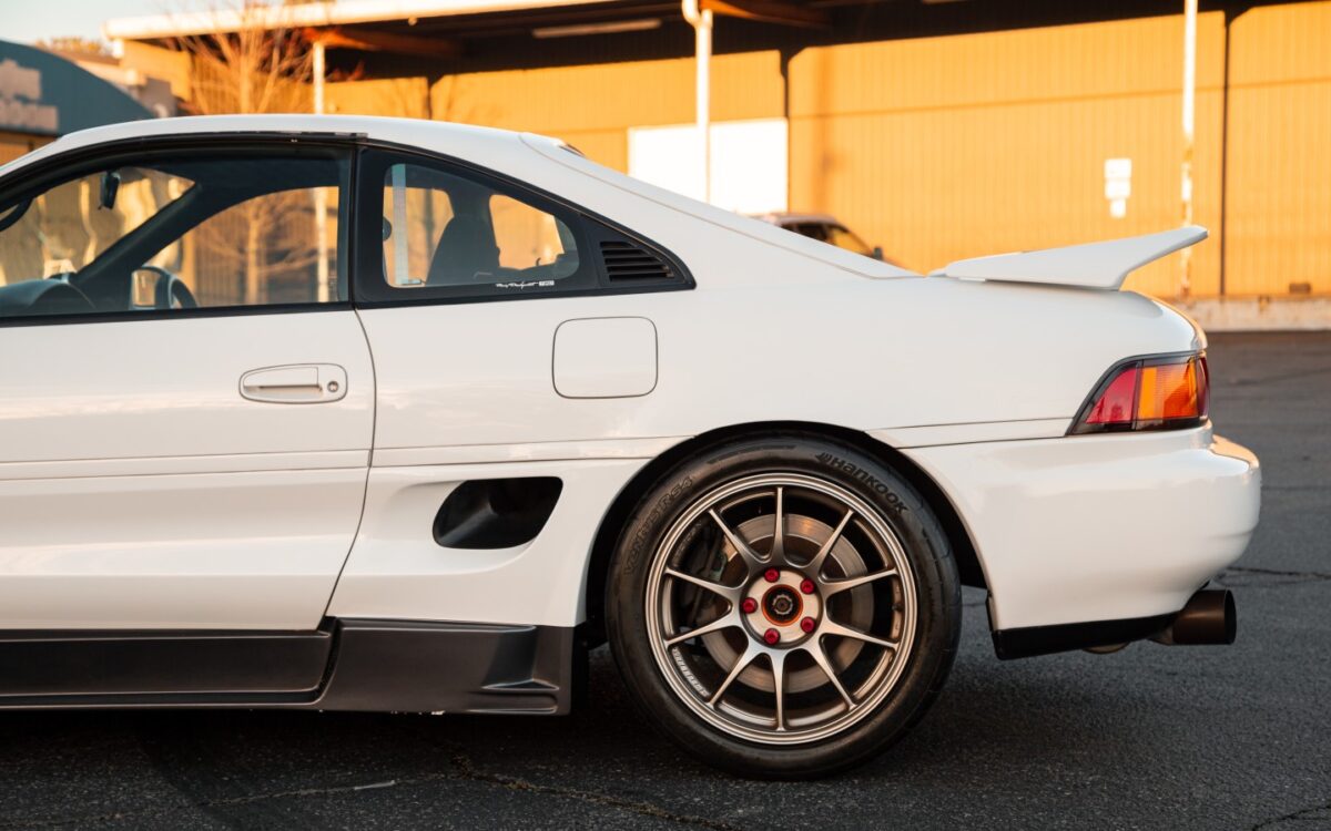 Toyota MR2 GT Turbo1997 Toyota MR2 GT Turbo with modes.