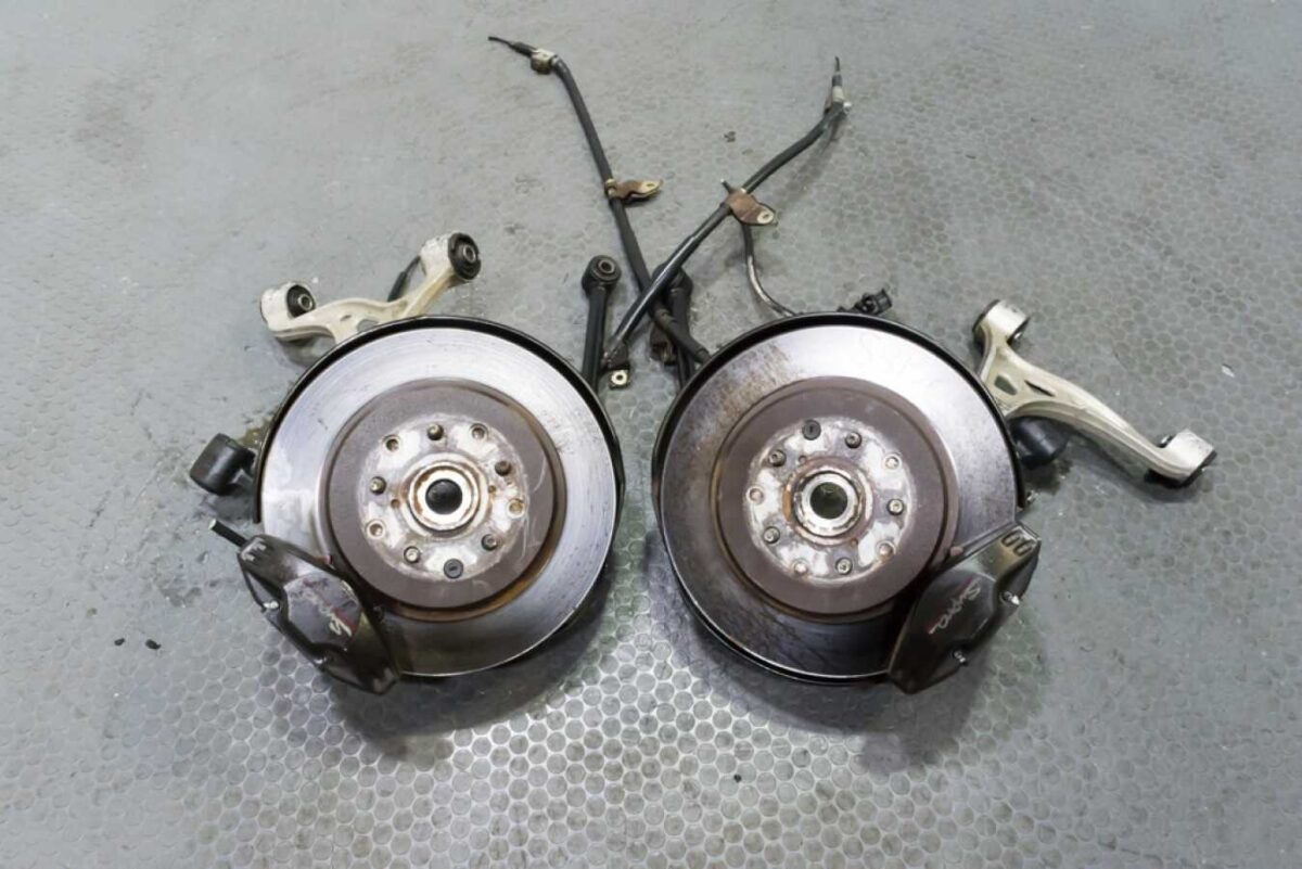 A Set of Rear Hubs, Knuckles, 2 Pot Brake Calipers, Rear Control Arms ...