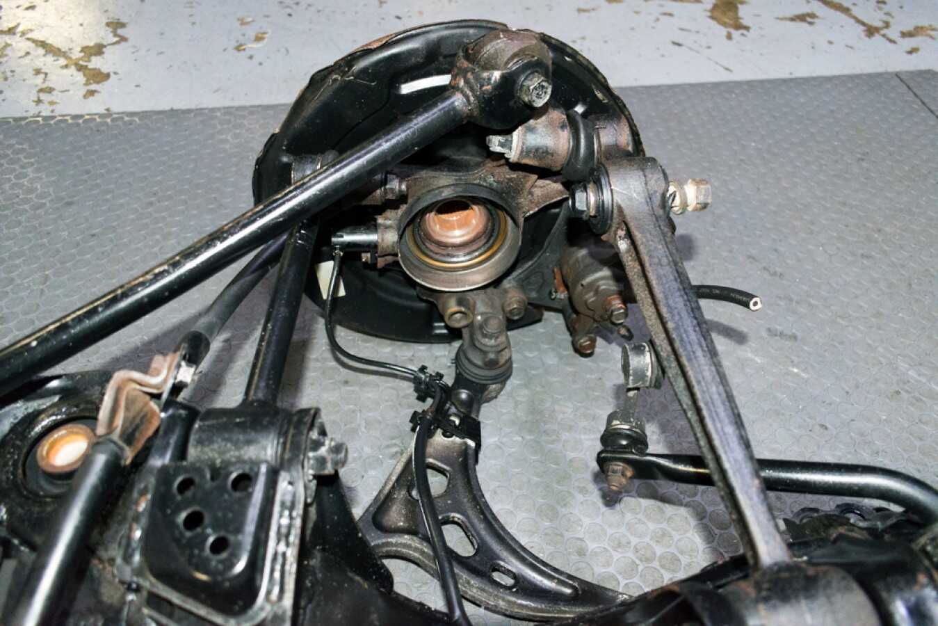 93-98 JDM Toyota Supra JZA80 MK4 Non-Turbo Rear Subframe w/ Arms, Hubs ...