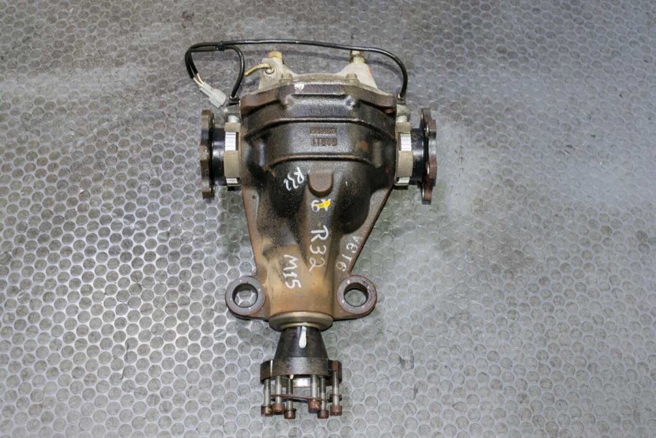 1989-1994 Nissan Skyline GTR R32 BNR32 4.11 OEM Rear Differential | J ...