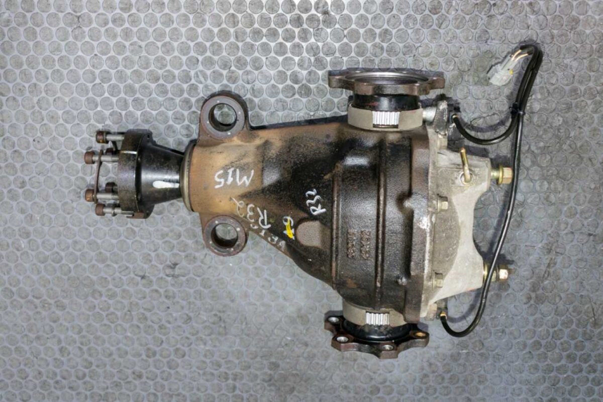 1989-1994 Nissan Skyline GTR R32 BNR32 4.11 OEM Rear Differential | J ...