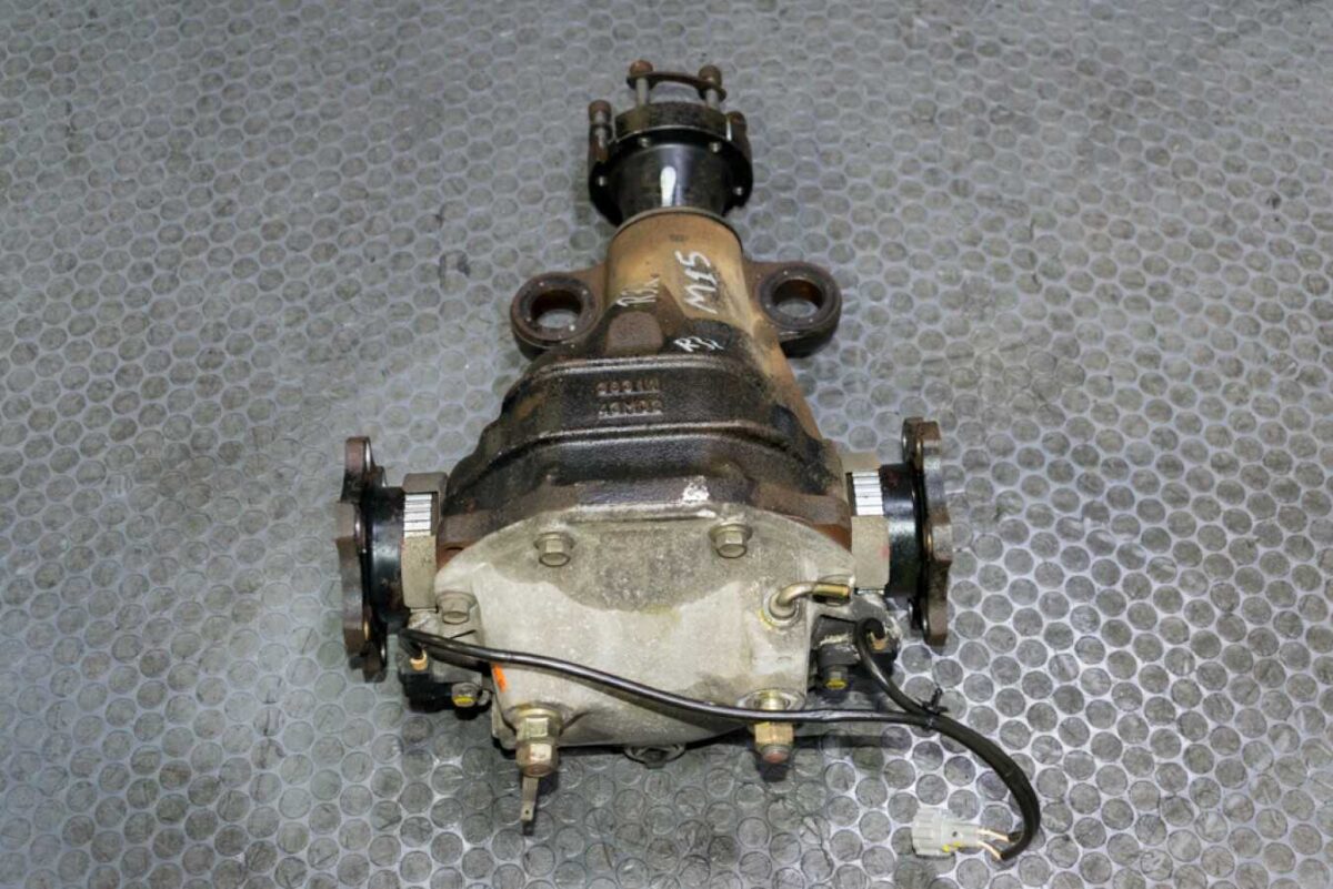 1989-1994 Nissan Skyline GTR R32 BNR32 4.11 OEM Rear Differential | J ...