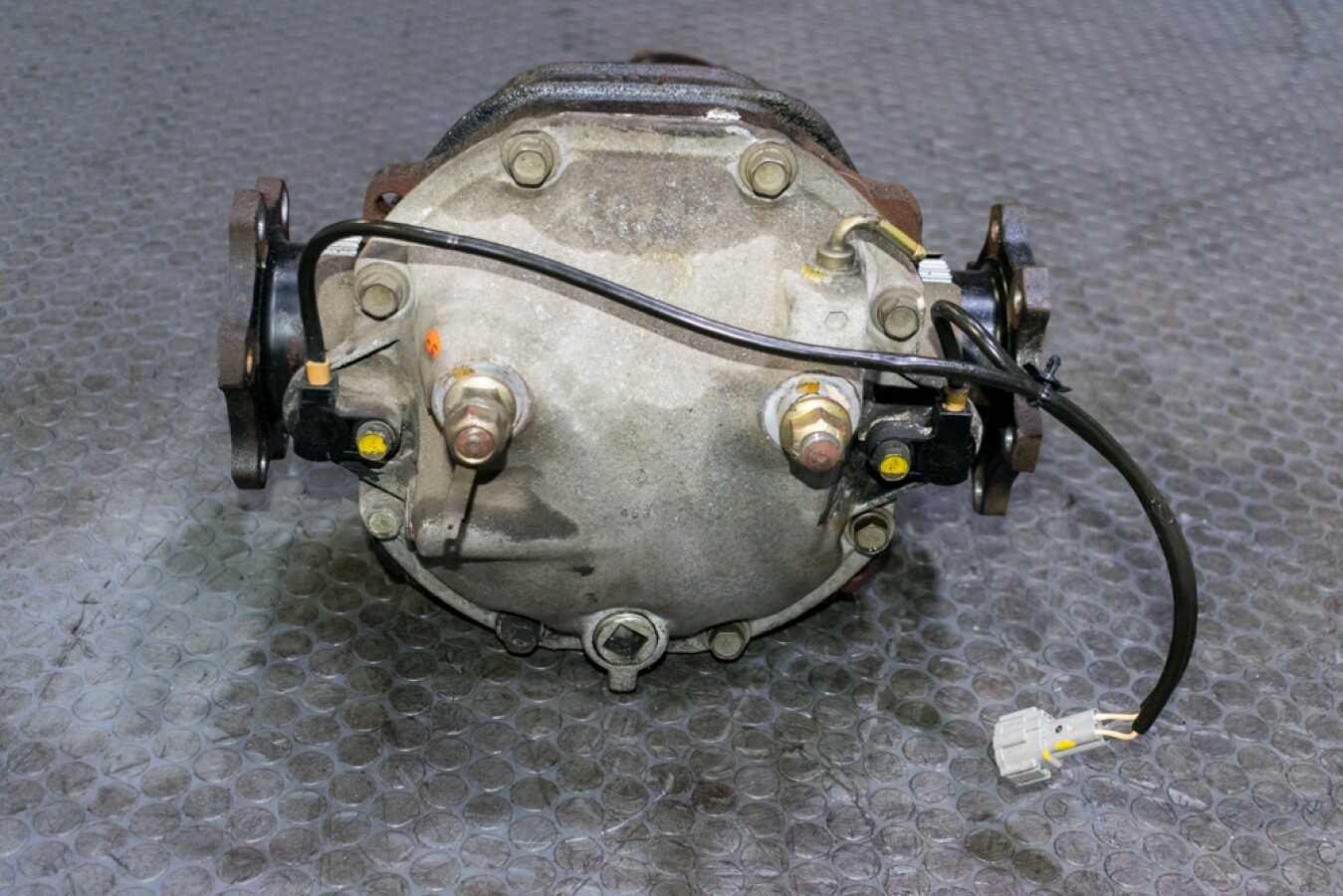 1989-1994 Nissan Skyline GTR R32 BNR32 4.11 OEM Rear Differential | J ...