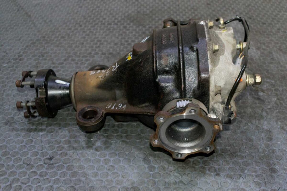 1989-1994 Nissan Skyline GTR R32 BNR32 4.11 OEM Rear Differential | J ...