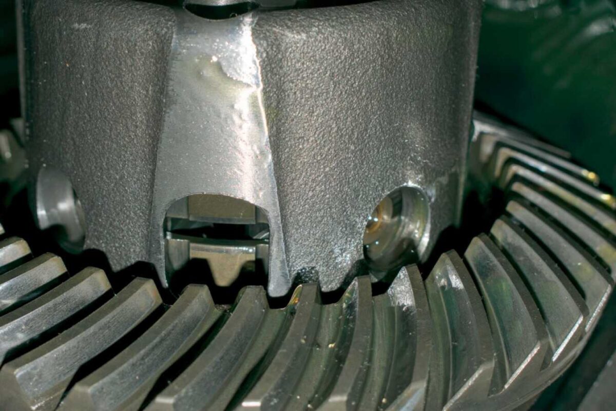 1989-1994 Nissan Skyline GTR R32 BNR32 4.11 OEM Rear Differential AWD ...