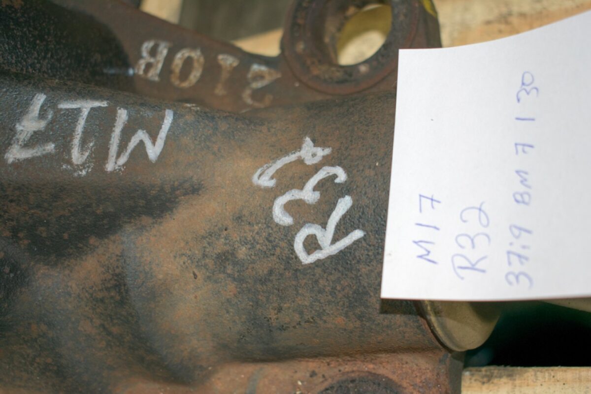 1989-1994 Nissan Skyline GTR R32 BNR32 4.11 OEM Rear Differential AWD ...