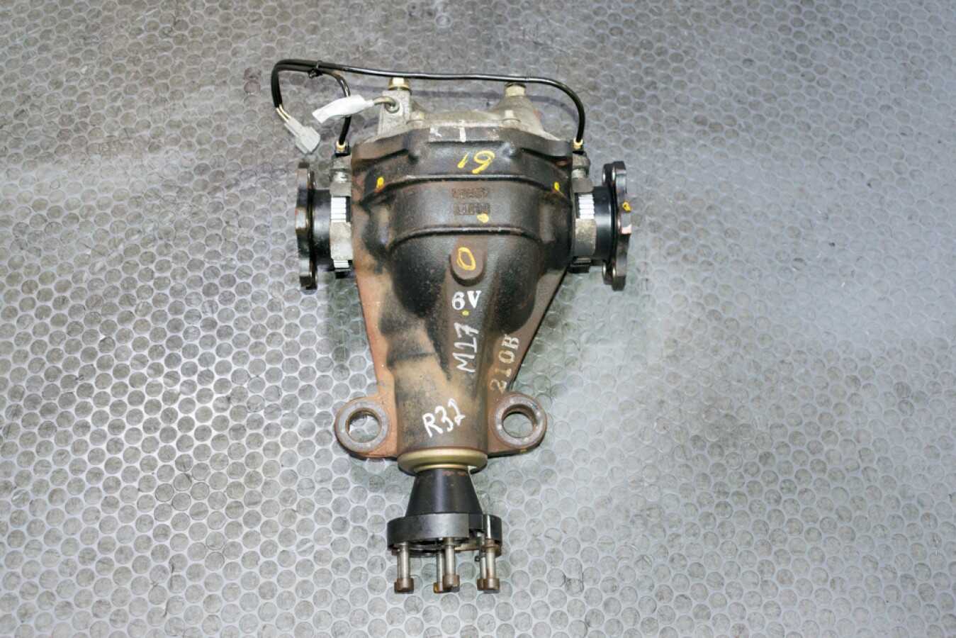 1989-1994 Nissan Skyline GTR R32 BNR32 4.11 OEM Rear Differential AWD ...