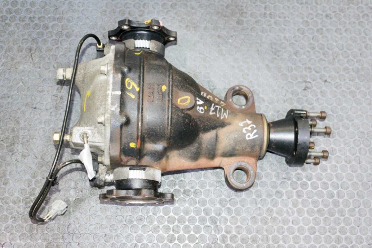 1989-1994 Nissan Skyline GTR R32 BNR32 4.11 OEM Rear Differential AWD ...