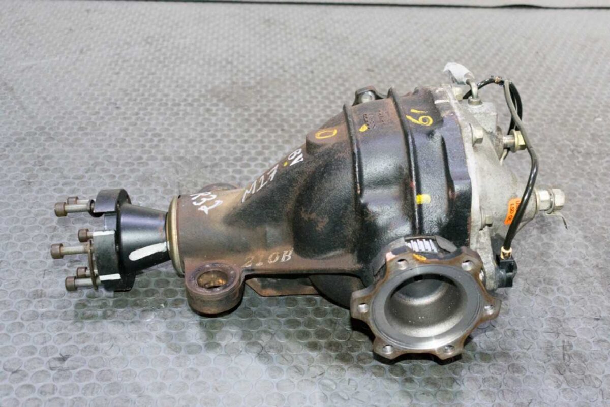 1989-1994 Nissan Skyline GTR R32 BNR32 4.11 OEM Rear Differential AWD ...