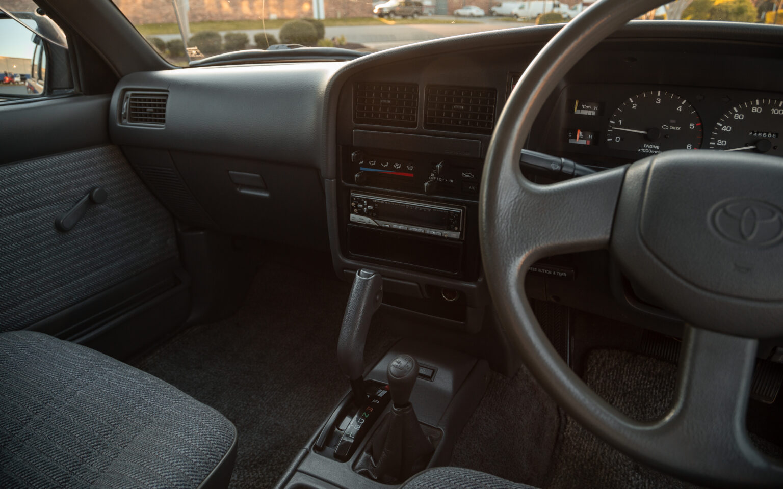 Toyota Hilux SSR LN108 with 2L-TE Turbo Diesel engine