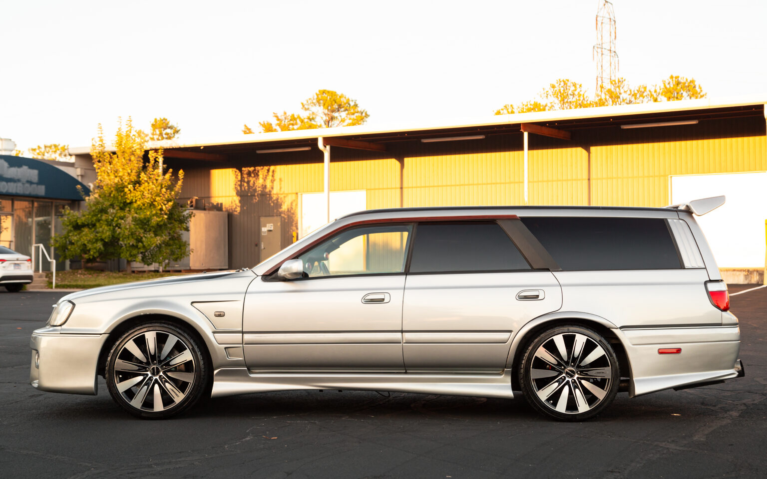 Nissan Stagea RS-Four V with 5MT RWD Transmission.