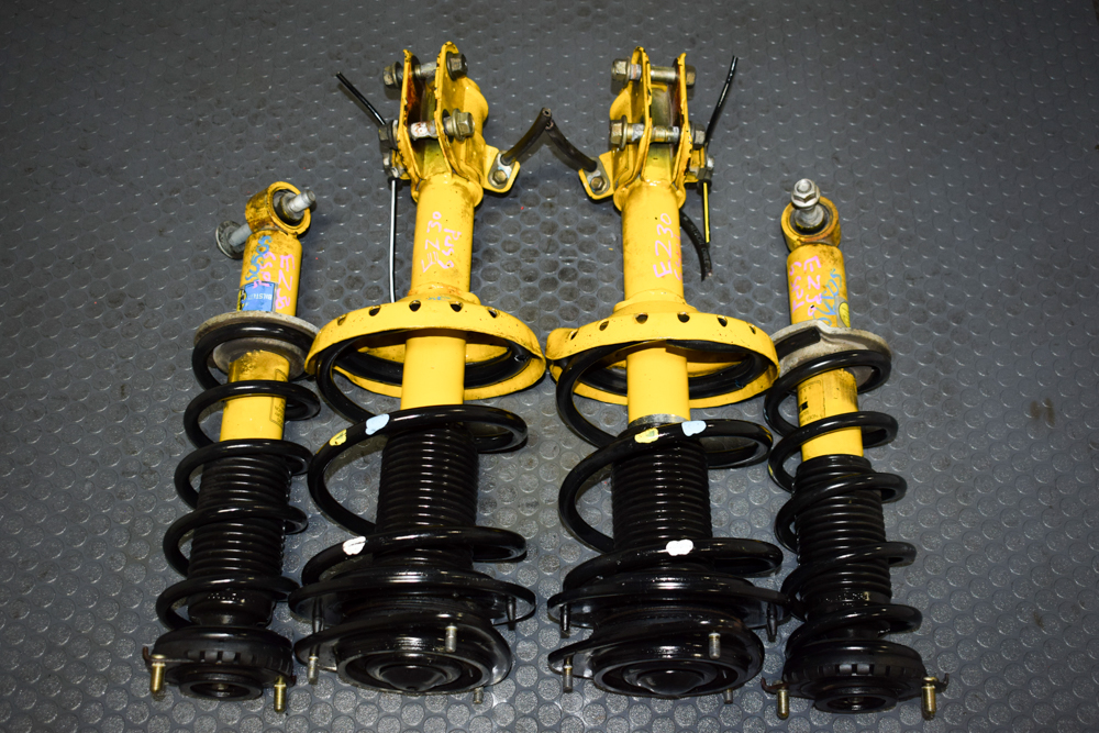 2004-2007 Subaru Legacy GT 5MT or 6MT Wagon Bilstein Struts with ...