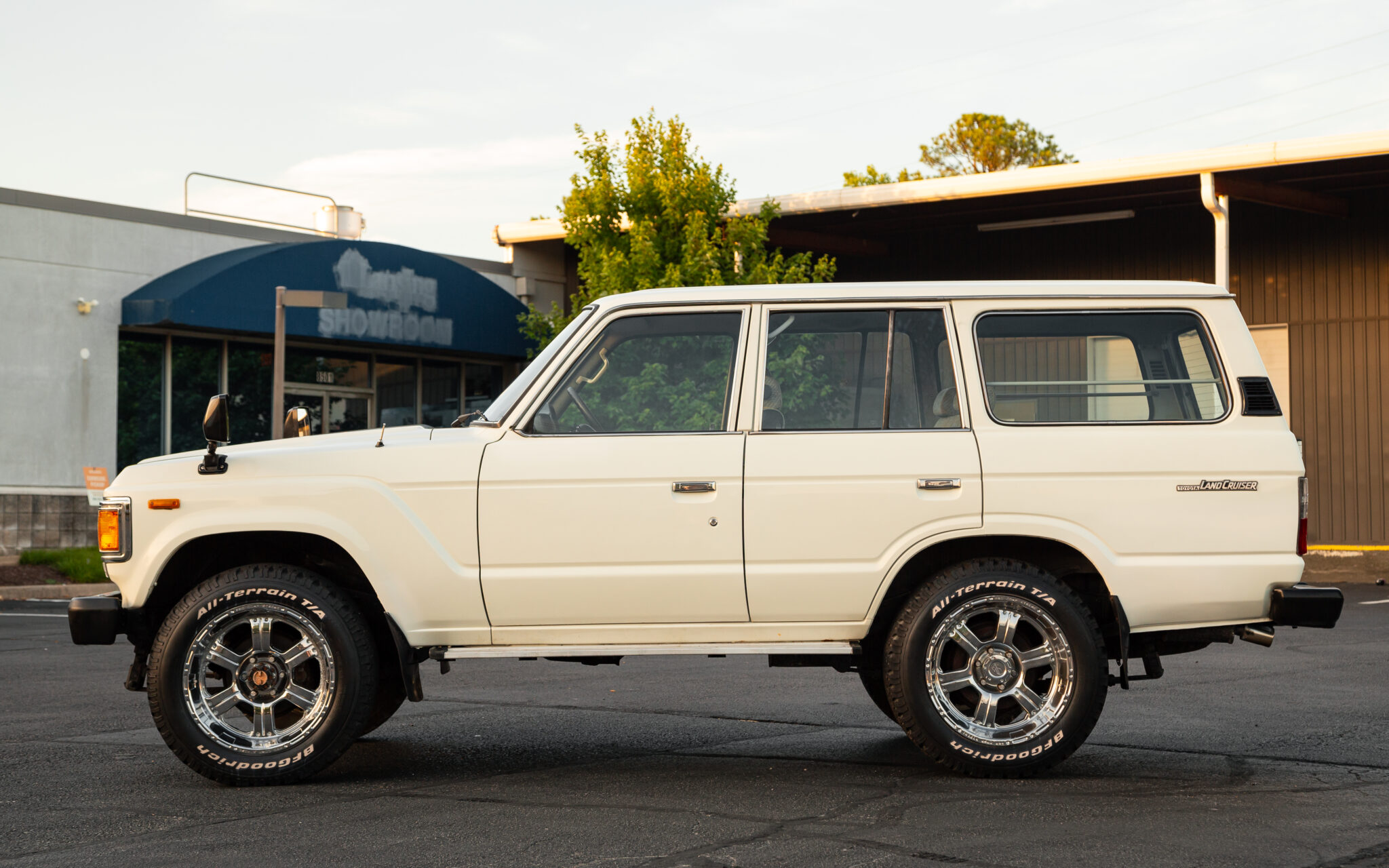 1989 Toyota Land Cruiser HJ60 60 Series in White for Sale.