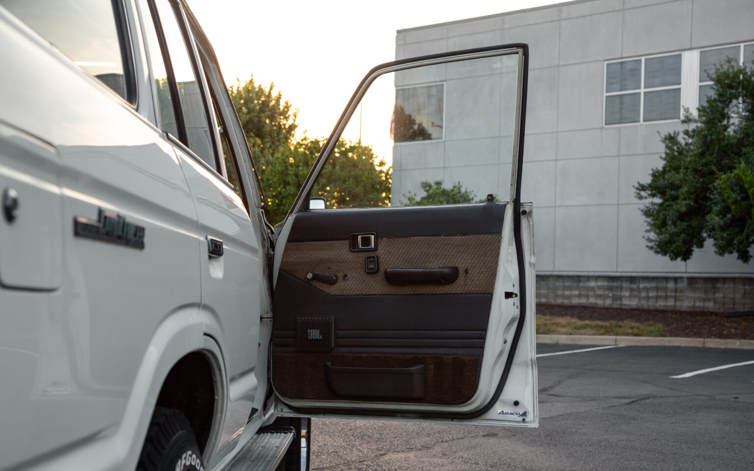 1989 Toyota Land Cruiser HJ60 60 Series in White for Sale.