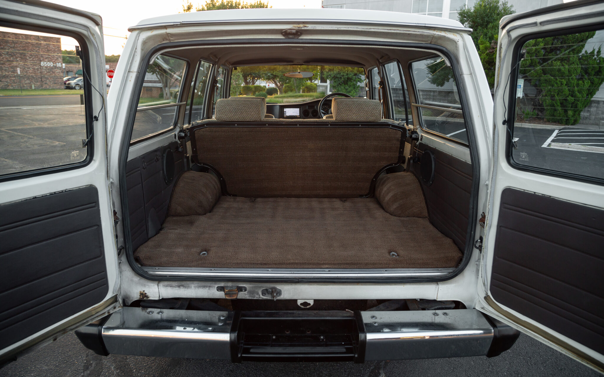 1989 Toyota Land Cruiser HJ60 60 Series in White for Sale.