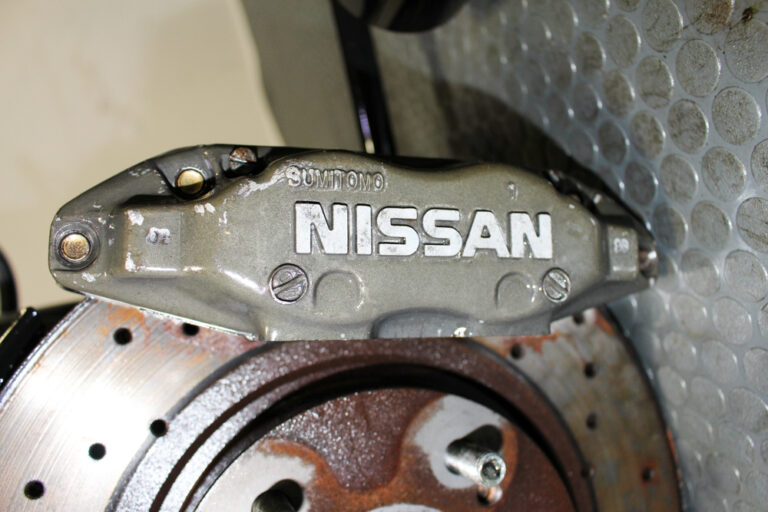89-94 Nissan Skyline GTR R32 BNR32 Front 4 Pot Brakes