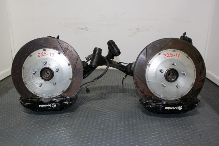 Nissan Skyline R33 GTR Front Brembo Brake Kit with Rotors and Spindles ...