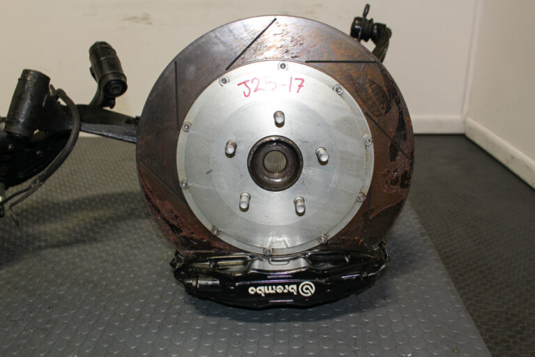 Nissan Skyline R33 GTR Front Brembo Brake Kit with Rotors and Spindles ...