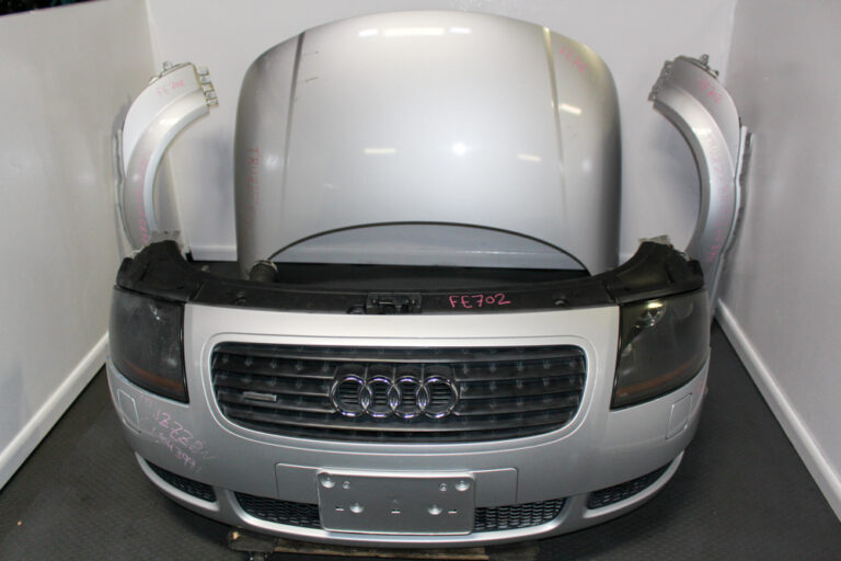 Clean 1999-2006 Audi TT Front Clip with Fenders, HID Headlights, Hood ...